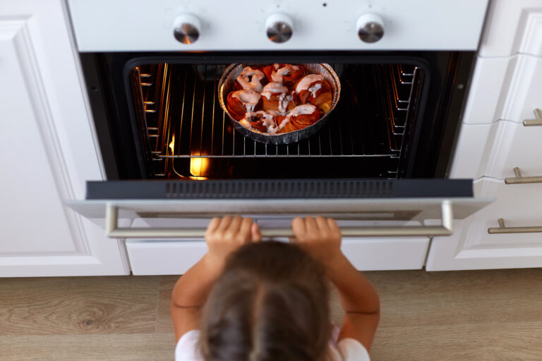 Gas Oven Issues: 15 Common Stove Problems & Solutions