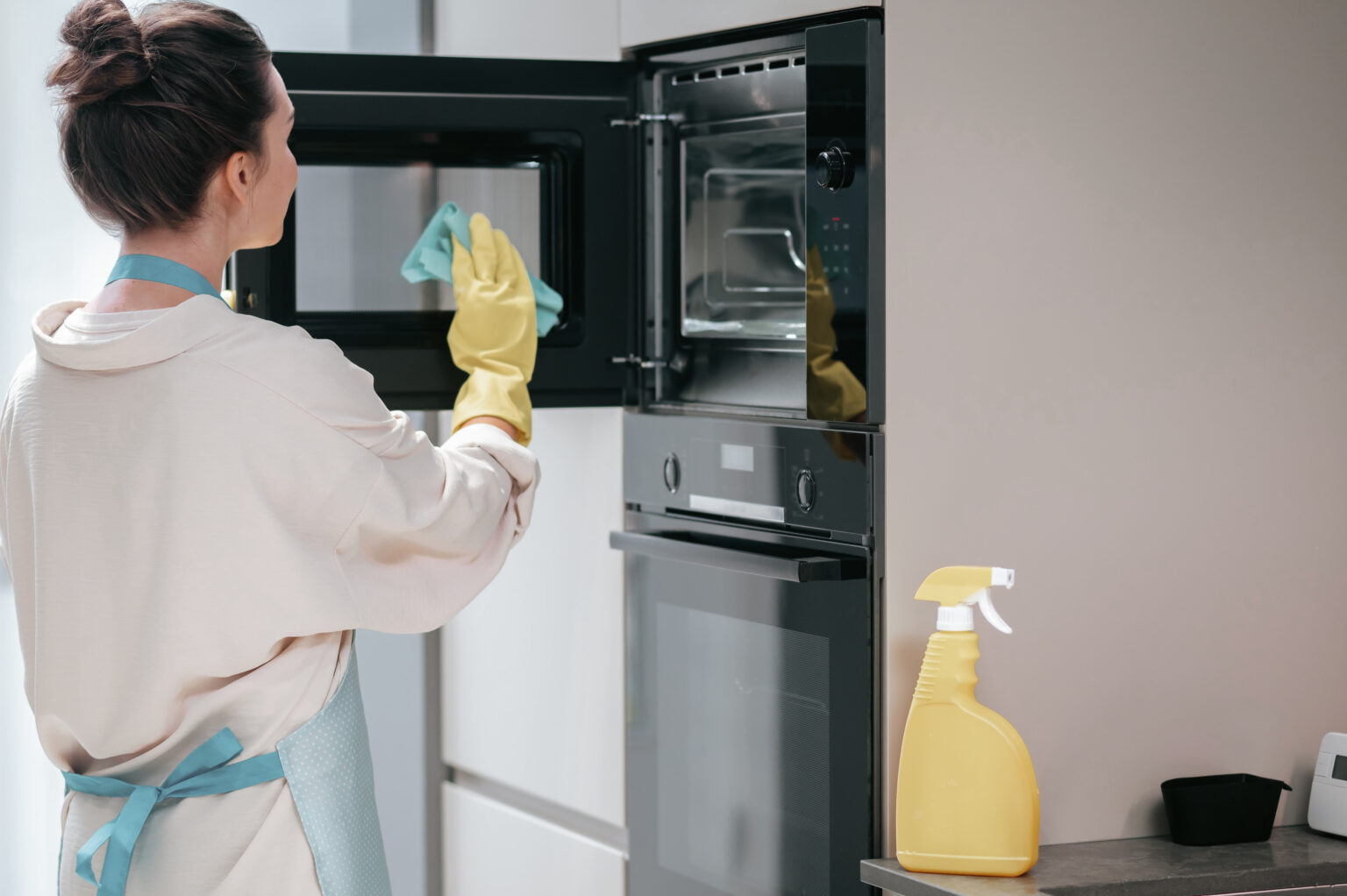 How to Clean a Microwave: Simple Steps for a Fresh Appliance